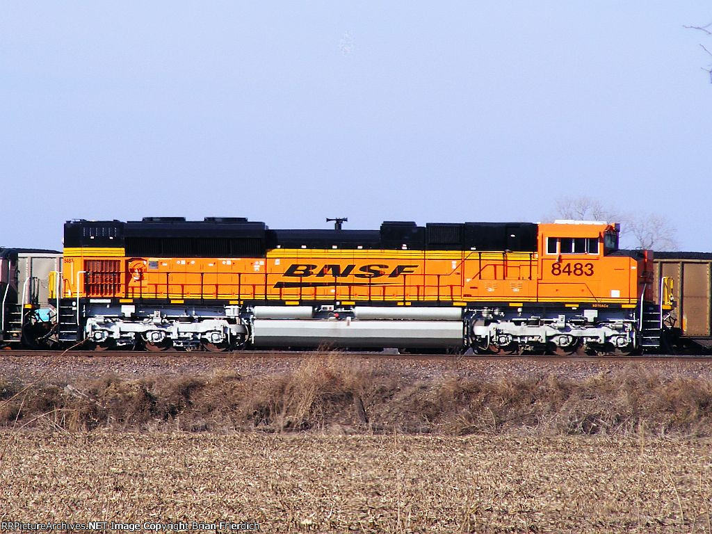 BNSF 8483